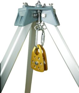 3m protecta pro ak020a1 confined space pulley for tripod, with self closing/locking carabiner, fits up to 1/2-inch lifelines, gold