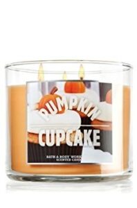 bath and body works 14.5 oz 3-wick candle pumpkin cupcake