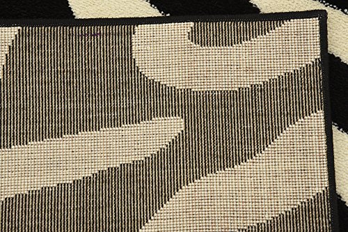 Unique Loom Wildlife Collection Area Rug - Okapi (7' 1" x 10' Rectangle Black/Cream)