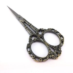 Yueton Vintage Europea Style Plum Blossom Needlework Embroidery Scissors (Bronze)