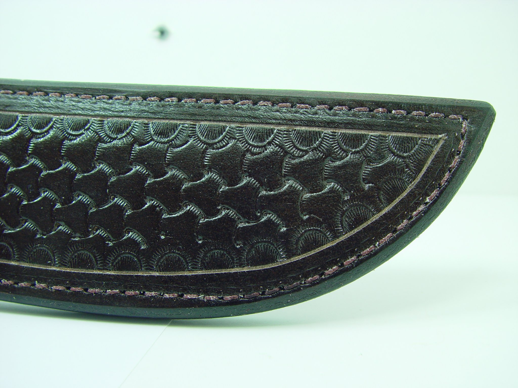 Buck 124 Leather Knife Sheath Vertical, Right hand carry BLACK. Handtooled in Round Basket Weave pattern. Sheath only.