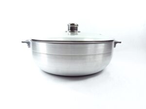 uniware aluminum heavy gauge caldero dutch oven with glass lid, silver, 15 quart