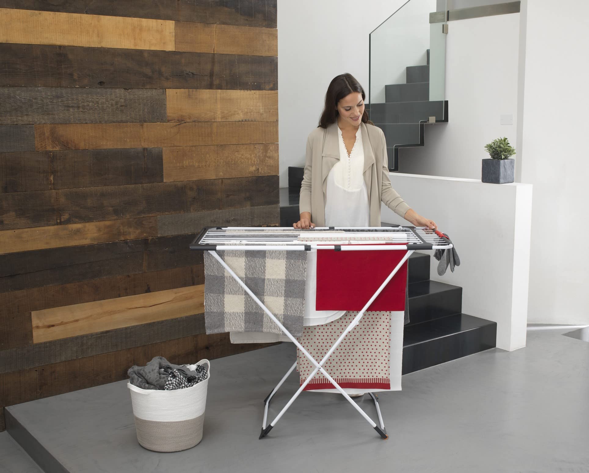 Vileda Extendable Clothes, Foldable Airer with Wheels, Aluminium Resin, White, 5.2 x 60.5 x 131.5 cm