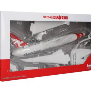 Herpa Snap-fit Airplane Model Boeing 787-9 Dreamliner Qantas on Scale of 1:200, Plastic Miniature with pedastal, Model Building, Collectors Edition