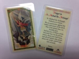 holy prayer cards for the prayer to saint michael the archangel - defend us in battle set of 2 hc9-218e