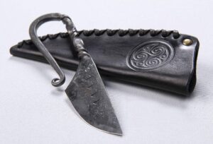 toferner celtic pocket knife, hand forged knife with black leather case, hardened blade, vintage, antique art collecting, original gift idea