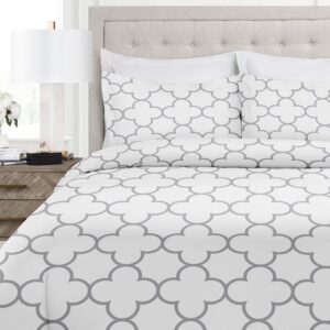 italian luxury clover pattern duvet cover set - 3-piece ultra soft double brushed microfiber printed cover with shams - full/queen - white/light gray