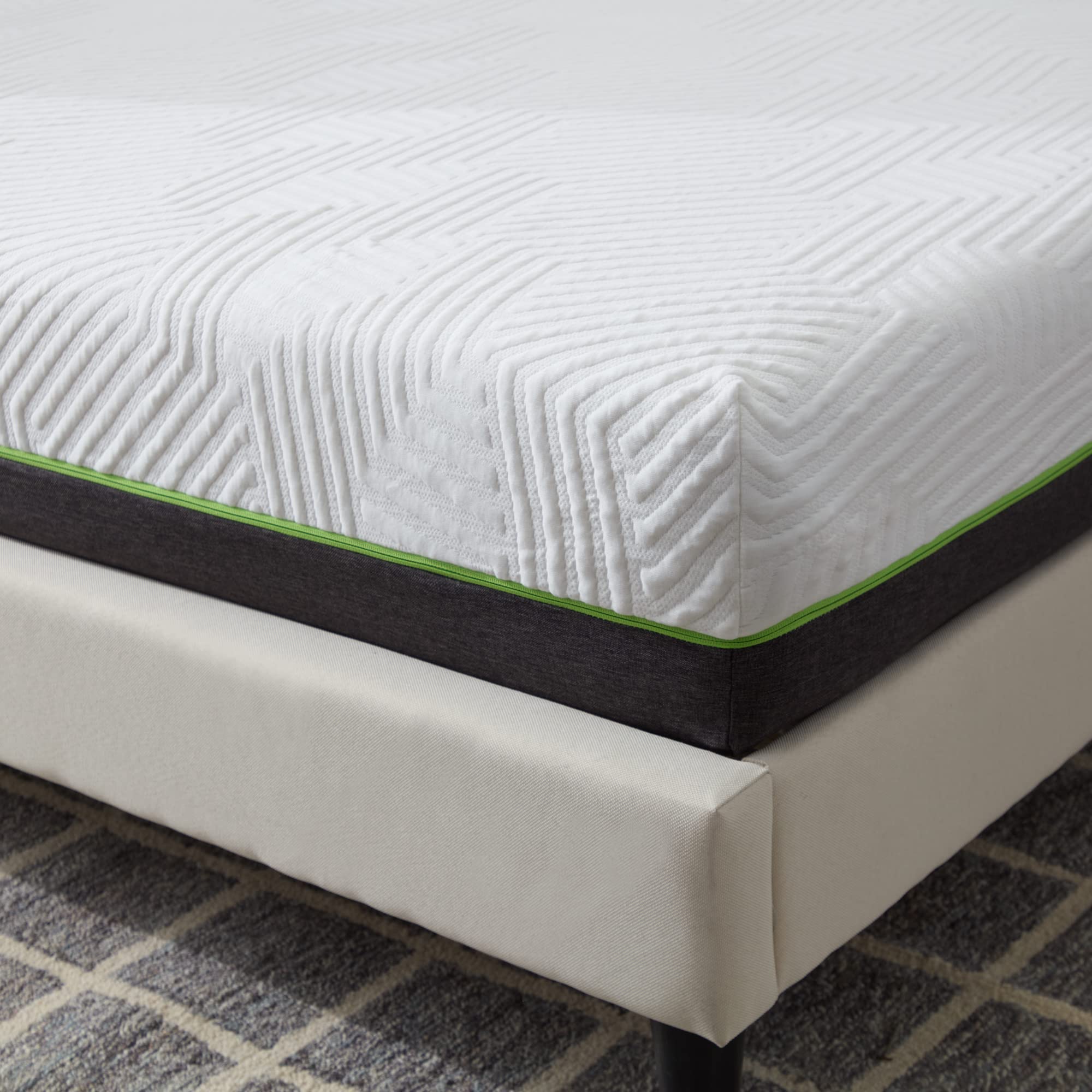 LUCID 10 Inch Latex Hybrid Mattress - Responsive Latex Foam and Encased Springs - Medium Firm Feel - Motion Isolation - Edge Support - Gel Infused - Pressure Relief - Bed in a Box - Full Size