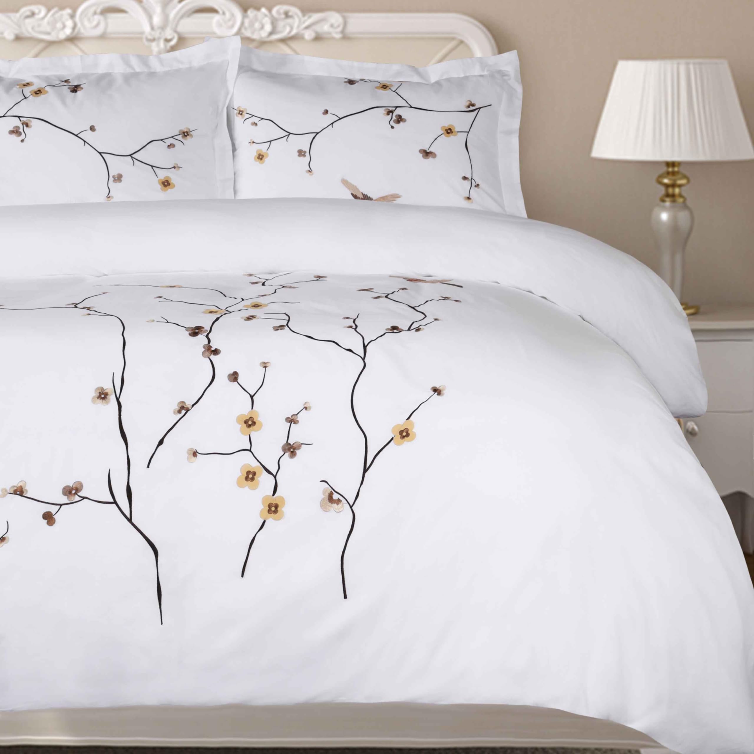 BLUENILEMILLS Egyptian Cotton Embroidered Duvet Cover Set, 200-Thread Count, Duvet Cover and Pillow Shams, Spring Floral and Nature, Sateen Weave, Breathable, King/Cal King, Blossom, 3-Pieces