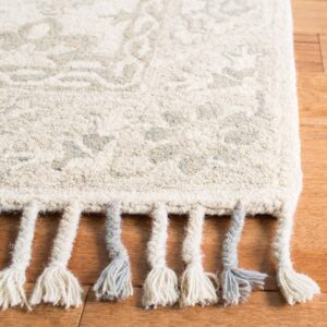 SAFAVIEH Aspen Collection Accent Rug - 4' x 6', Light Grey & Grey, Handmade Boho Braided Tassel Wool, Ideal for High Traffic Areas in Entryway, Living Room, Bedroom (APN120A)