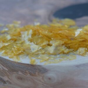 De-Waxed Super Blonde Shellac Flakes 1 lb. (16 oz.)