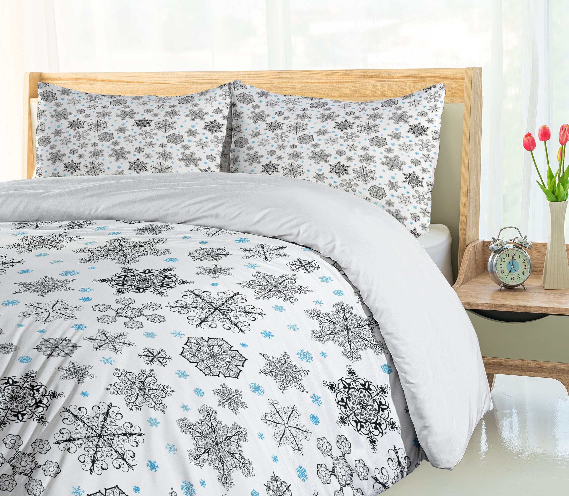 Ambesonne Snowflake Duvet Cover Set, Lace Style Arrangement of Snowflakes Winter Season Christmas Illustration, Decorative 3 Piece Bedding Set with 2 Pillow Shams, King Size, Blue Black White