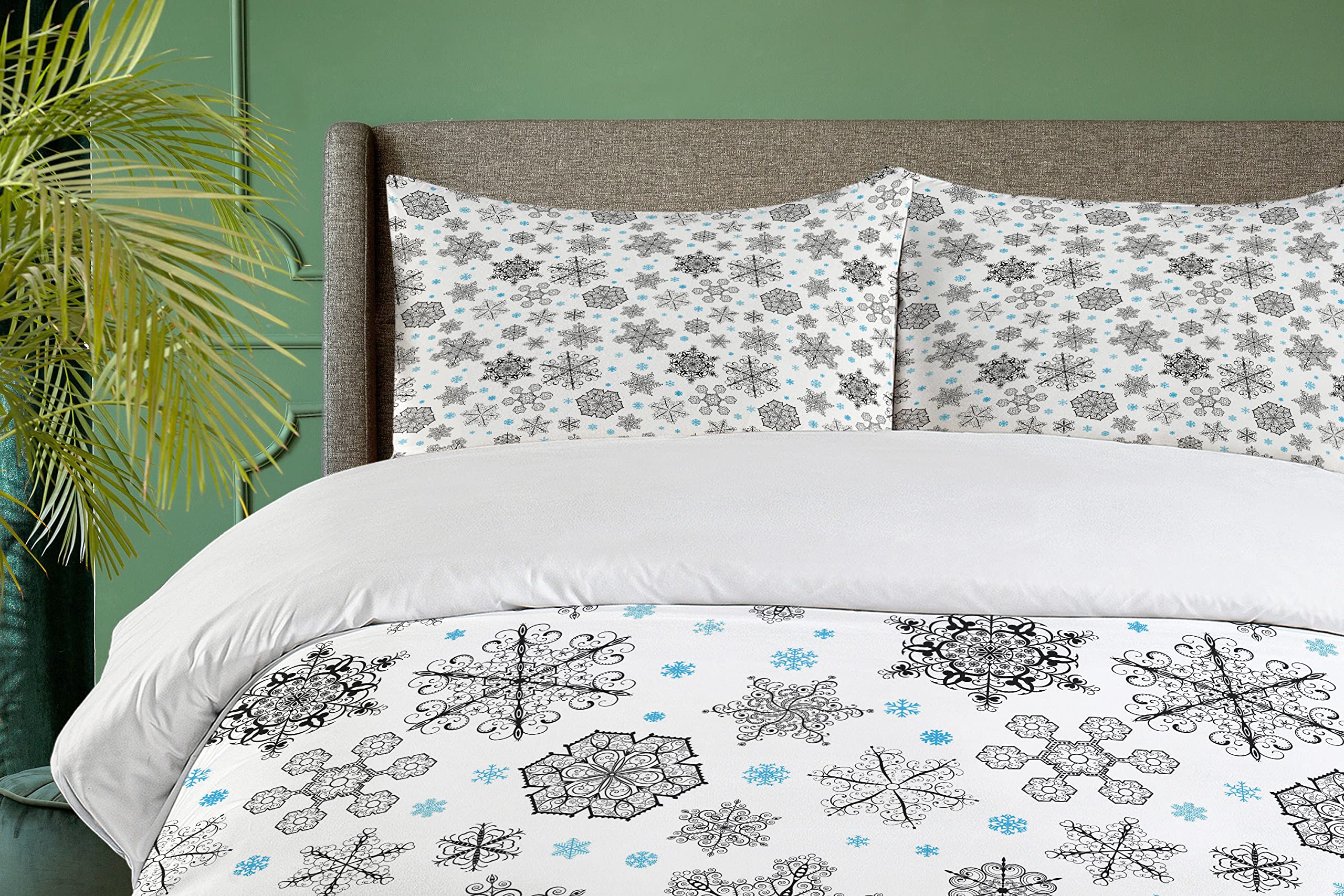 Ambesonne Snowflake Duvet Cover Set, Lace Style Arrangement of Snowflakes Winter Season Christmas Illustration, Decorative 3 Piece Bedding Set with 2 Pillow Shams, King Size, Blue Black White