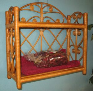 wicker wall rack, heart sides caramel