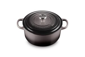 le creuset enameled cast iron signature round dutch oven, 3.5 qt. , oyster