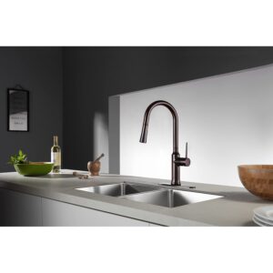 Kingston Brass LS2725NYL New York Pull-Down Sprayer Kitchen Faucet, 8" in Spout Reach, Oil Rubbed Bronze