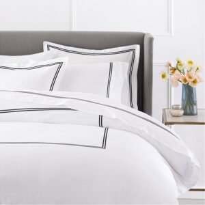 beddecor luxury soft brushed 400-thread-count egyptian cotton embroidered duvet cover set with beautiful 2-stripe embroidery - - full/queen - white/black