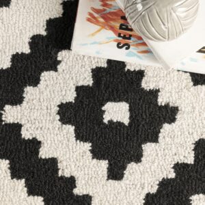 nuLOOM Kellee Hand Tufted Geometric Wool Accent Rug, 3x5, Black