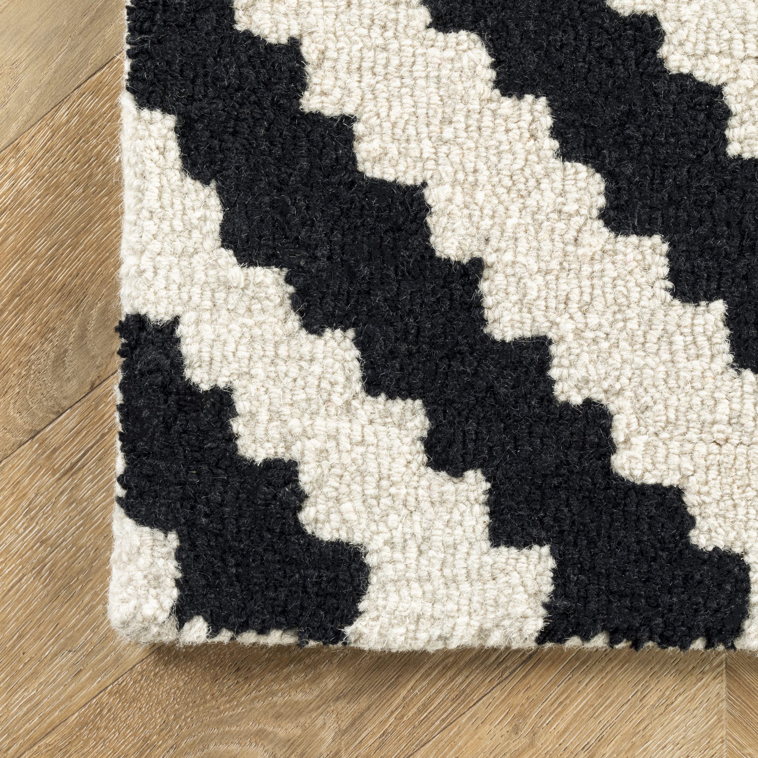 nuLOOM Kellee Hand Tufted Geometric Wool Accent Rug, 3x5, Black