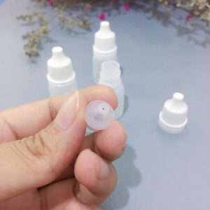 Honbay 30PCS 5ML Plastic Empty Squeezable Dropper Bottles Portable Eye Drop Bottle Containers Eye Liquid Dropper Bottle with Screw Cap and Plug (White)