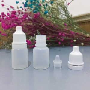 Honbay 30PCS 5ML Plastic Empty Squeezable Dropper Bottles Portable Eye Drop Bottle Containers Eye Liquid Dropper Bottle with Screw Cap and Plug (White)