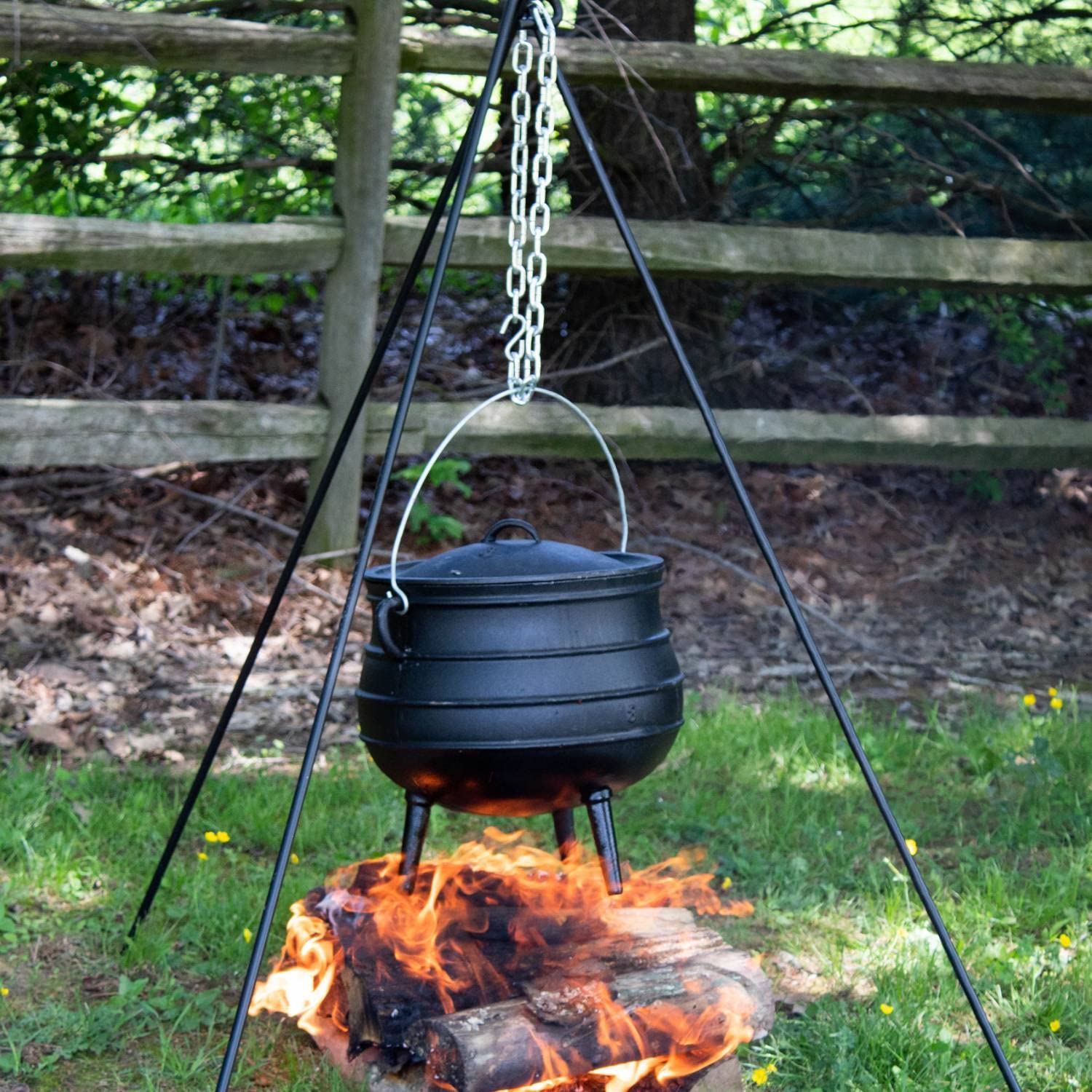 Lehman's Campfire Cooking Kettle Pot - Cast Iron Potje Dutch Oven with 3 Legs and Lid, 10.5 inch, 2 gallon