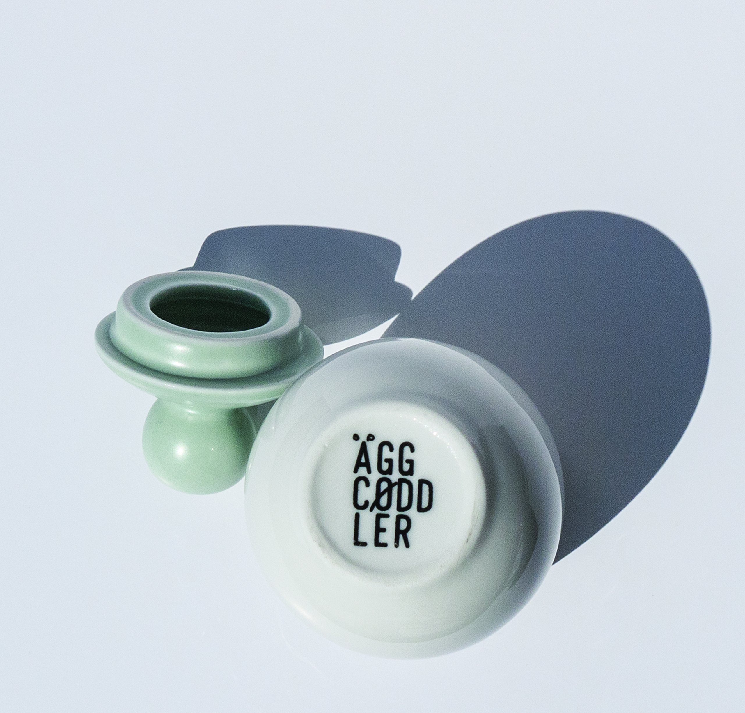 AggCoddler - Porcelain & Silicone Egg Cooker - Easily Cook Eggs with Toppings & Mix-Ins - Microwave & Dishwasher Safe - Steam, Poach, Boil Eggs - Displays Well in Kitchen (Green - Gullvie)…