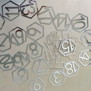 Fashionclubs Table Numbers, 1-20 Wedding Acrylic Table Numbers with Holder Base Party Card Table Holder,Hexagon Shape,Perfect for Wedding Reception and Decoration (Silver)