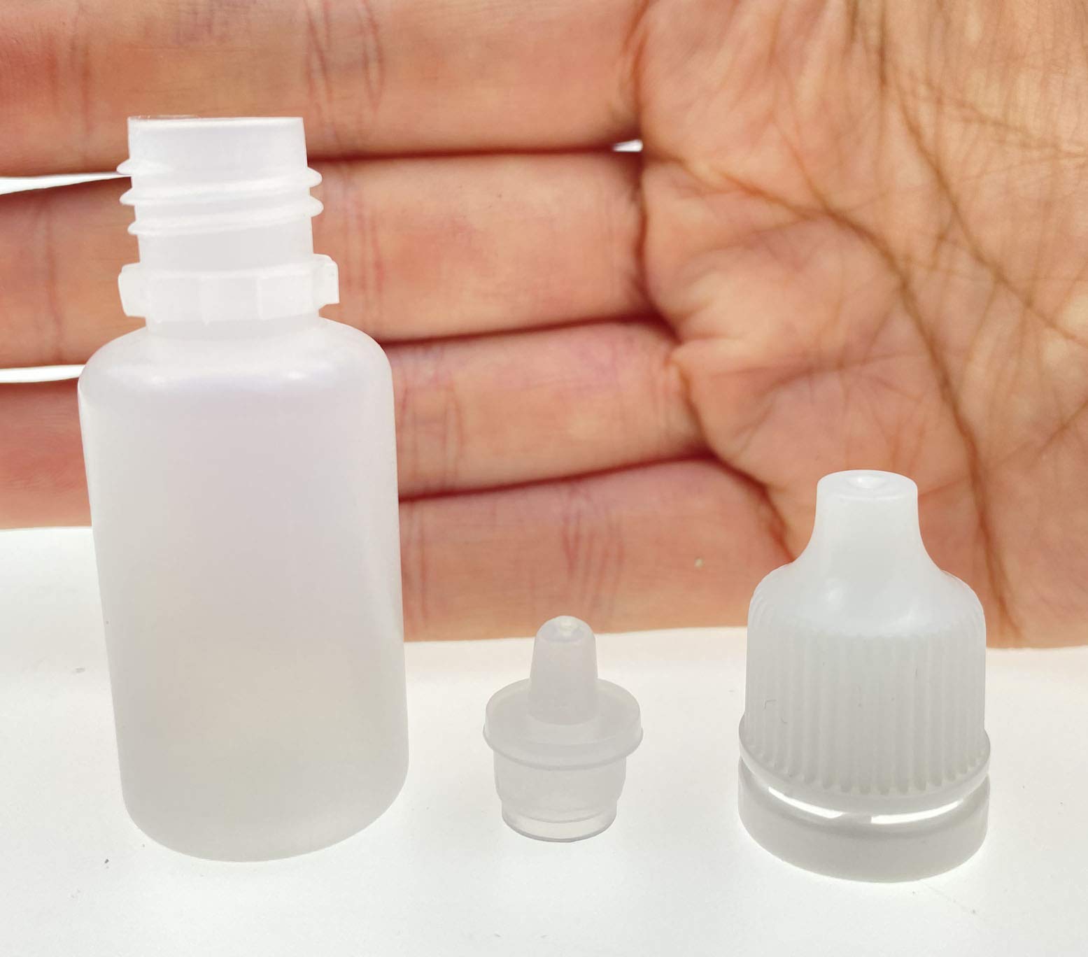 50PCS Empty Refillable Squeezable Plastic Dropper Bottle Eye Liquid Dropper Container Jar Vial Holder with Screw Caps and Plugs for Cosmetic Essential Oil Reagent Lab Drops 15ml/0.5oz