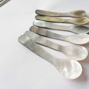 DUEBEL Set of 6 Shining Mother of Pearl MOP 7.5cm x 2cm Shell Spoons for Caviar, Egg Serving (Black)