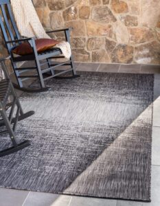 unique loom outdoor modern collection area rug - ombre (5' 1" x 8' rectangle, charcoal gray/ ivory)