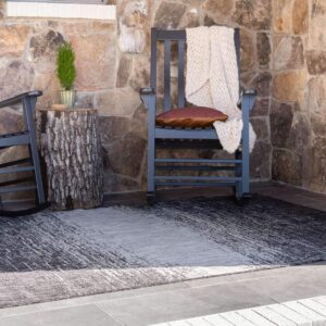 Unique Loom Outdoor Modern Collection Area Rug - Ombre (5' 1" x 8' Rectangle, Charcoal Gray/ Ivory)