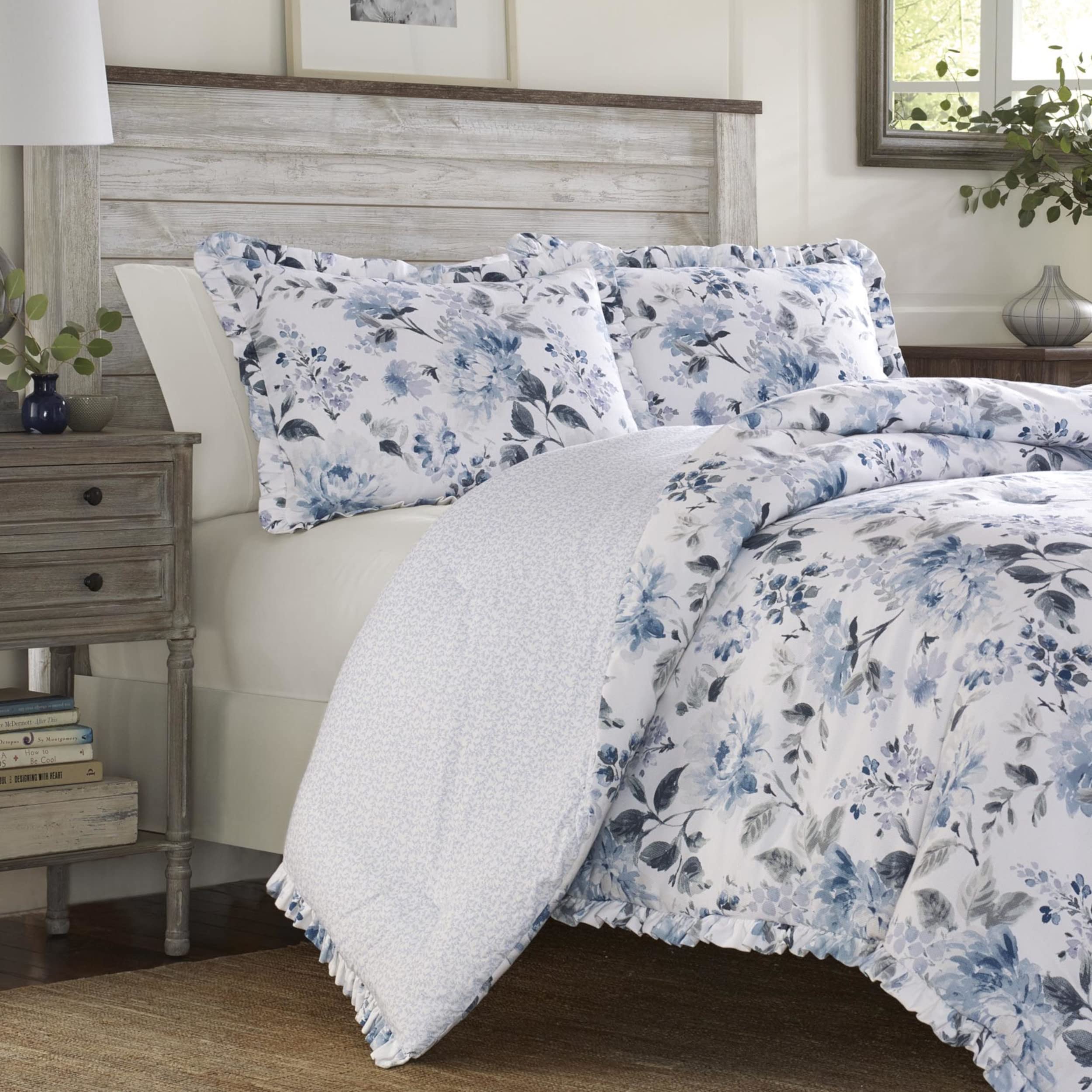 Laura Ashley Home - King Duvet Cover Set, Reversible Cotton Bedding with Matching Shams, Lightweight Home Decor for All Seasons (Chloe Blue, King)