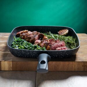 Blackmoor 66170 11” Grill Pan/Raised Edges & Thick Ridges For Searing Meats & Veg/Stylish Black Marble Finish/Non-Stick & Anti-Scratch/Cool Touch Handle/Suitable for Induction, Electric and Gas Hobs