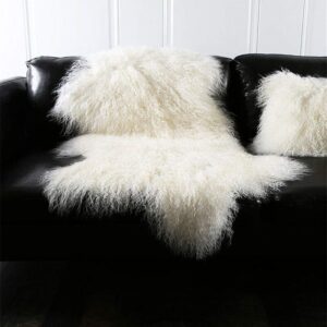 genuine tibetan mongolian sheepskin fur rug hide pelt throw rug lamb wool carpet fur used for area rug or across armchair，ivory white