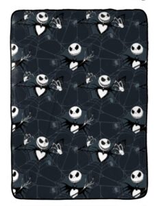 jay franco disney nightmare before christmas blanket - measures 62 x 90 inches, kids bedding features jack skellington - fade resistant super soft fleece