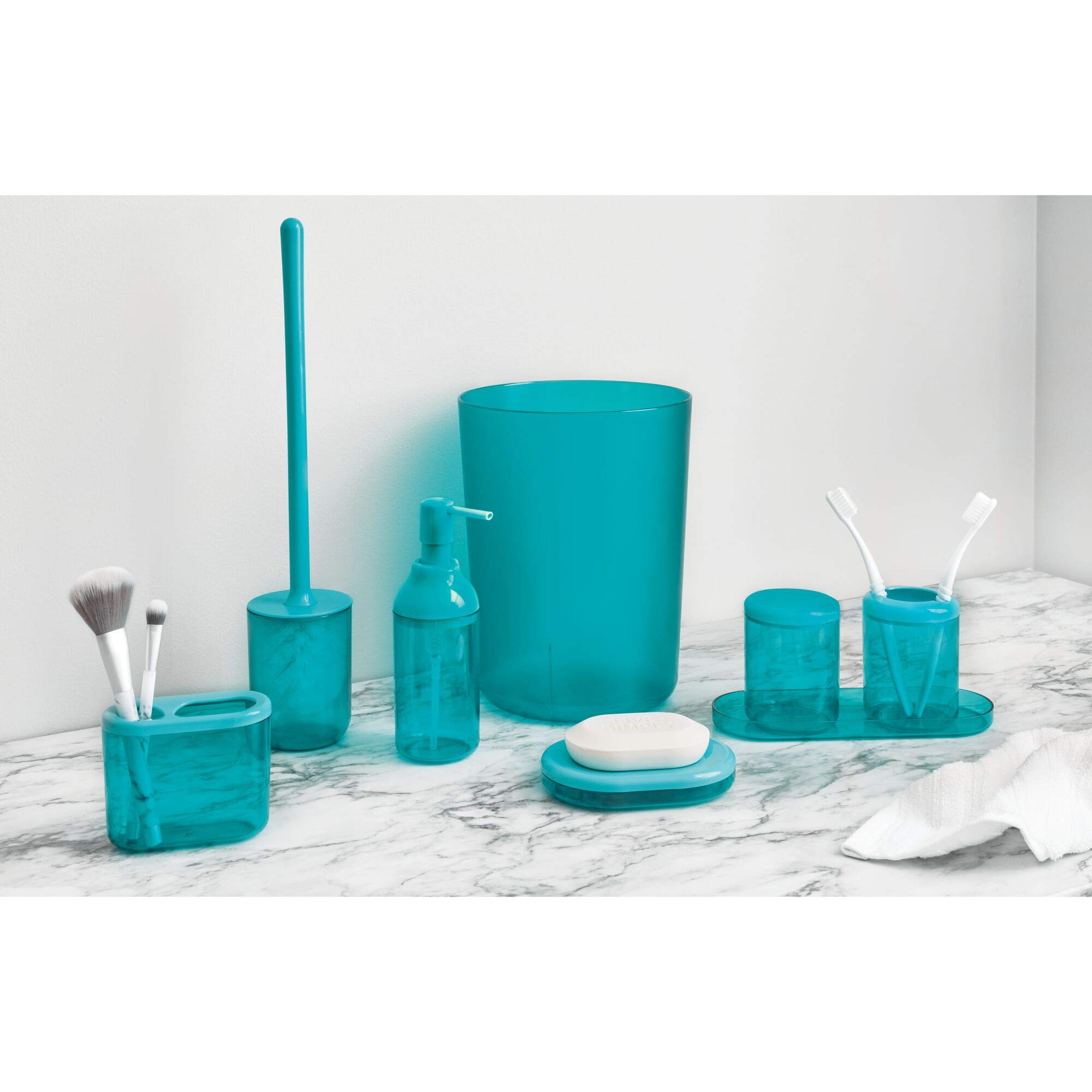 iDesign Finn Round Plastic Trash, Compact Waste Basket Garbage Can for Bathroom, Bedroom, Home Office, Dorm, College, Teal