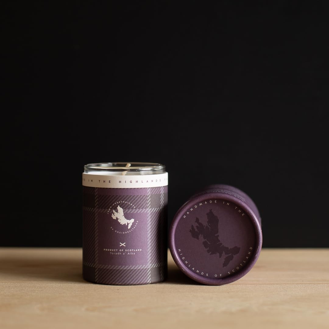 Isle of Skye Candle Company Heather and Wild Berries 100% Natural Blend SOYA Botanical Oils