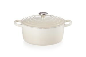 le creuset enameled cast iron signature round dutch oven, 3.5 qt. , meringue