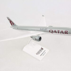 Daron Skymarks Qatar 777-9 1/200 with Gear & Flex Wingtips (SKR1014)