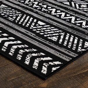 HOMEGNOME Indoor Outdoor Distressed Bohemian Area Rug (8'x10', Black)