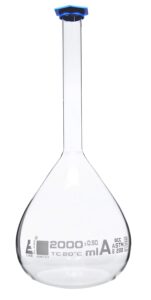 eisco volumetric flask, 2000ml - astm, class a - snap cap - borosilicate 3.3 glass