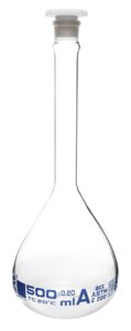 eisco volumetric flask, 500ml - astm, class a - tolerance ±0.20ml - interchangeable, size 19 polypropylene stopper - single, white graduation - borosilicate glass