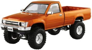 aoshima toyota rn80 hilux long bed liftup ’95 1:24 scale model kit