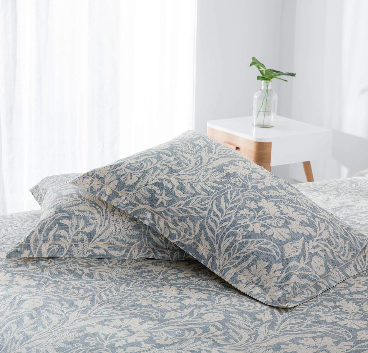 SLEEPBELLA Duvet Cover Queen Size, 600 Thread Count Cotton Beige & Bluish Grey Printed with Luxurious Leaves Pattern Reversible Botanical Comforter Cover Sets, Bedding Set 3Pcs (Queen, Beige Paisley)