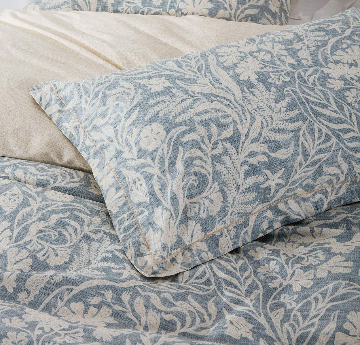 SLEEPBELLA Duvet Cover Queen Size, 600 Thread Count Cotton Beige & Bluish Grey Printed with Luxurious Leaves Pattern Reversible Botanical Comforter Cover Sets, Bedding Set 3Pcs (Queen, Beige Paisley)