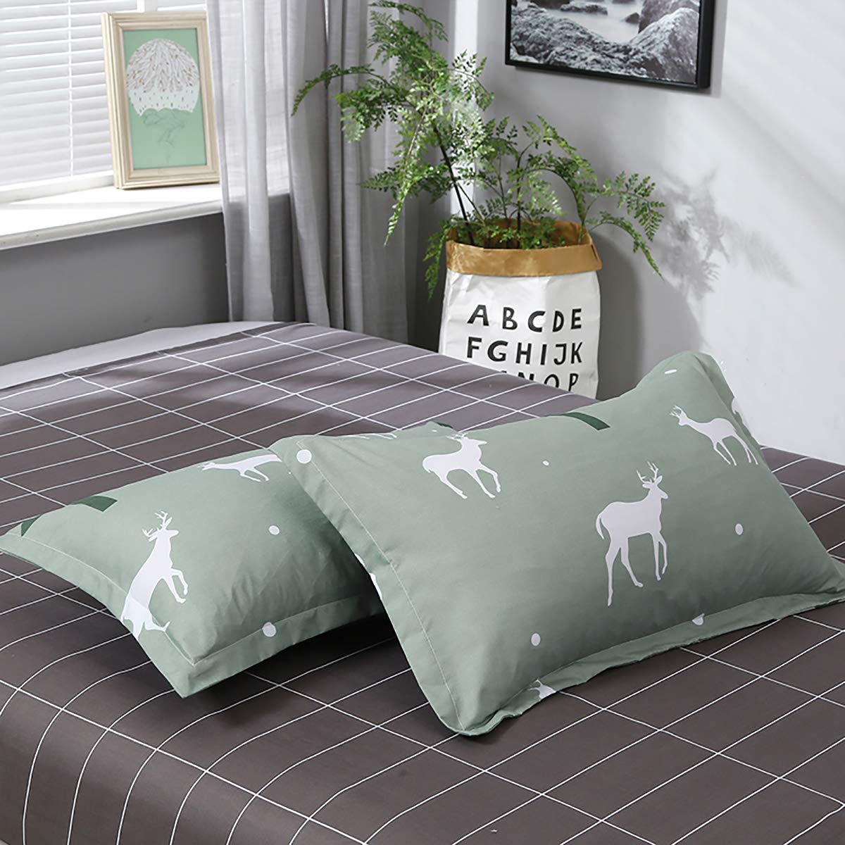 Omelas Kids Sage Green Duvet Cover Set Queen Size Christmas Cartoon Animal Elk Deer Tree Printed Bedding with Black Rectangle Plaid 3 Pieces Soft Microfiber Comforter Cover for Girls Boys (SLXL,Q)