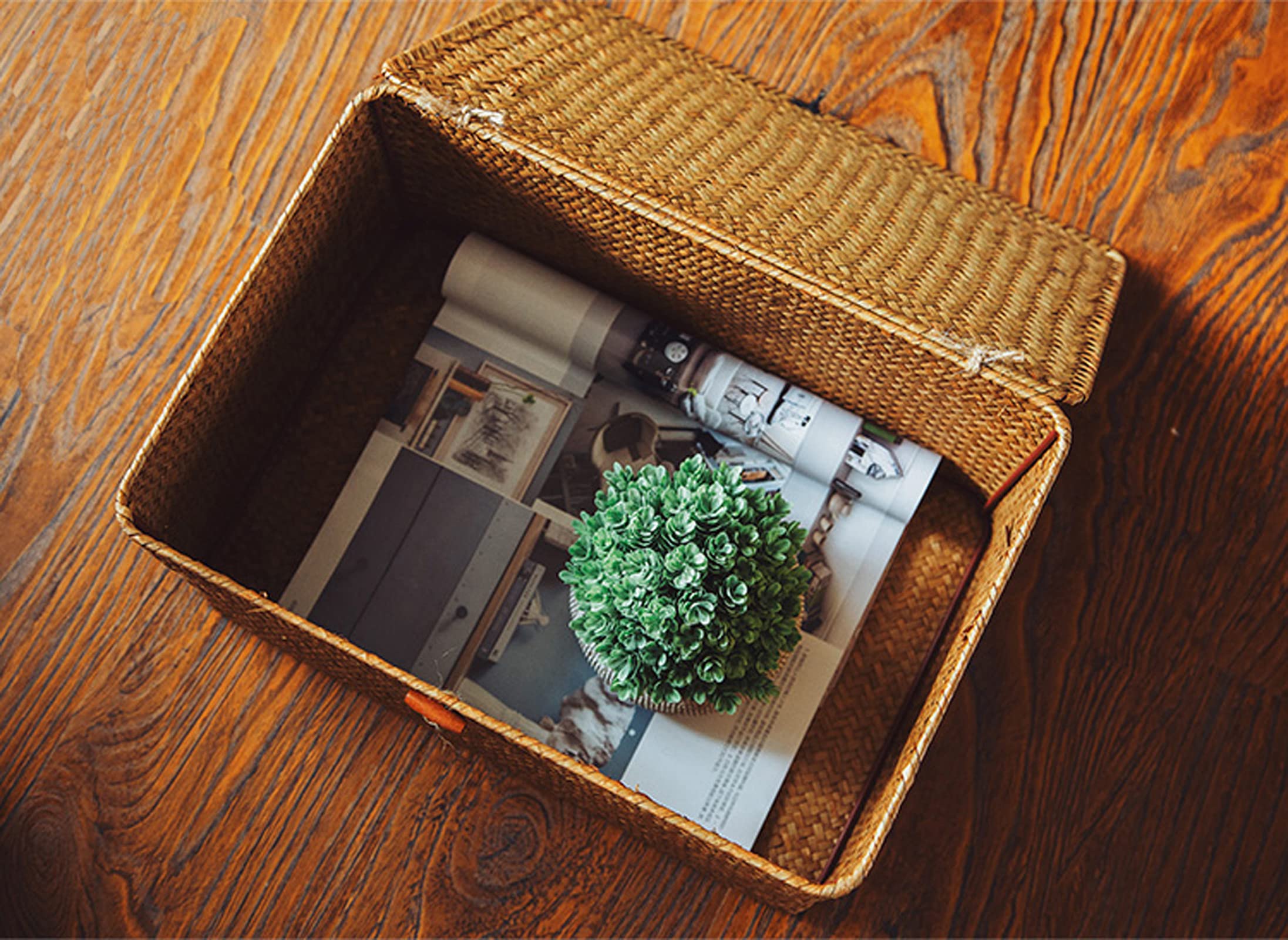 Yesland Handwoven Seagrass Rattan Storage Basket - 11.5'' x 7.5'' x 5'' - Brown Rectangular Makeup Organizer Container with Lid, Perfect for Decoration, Picnic, Groceries and Toy Storage