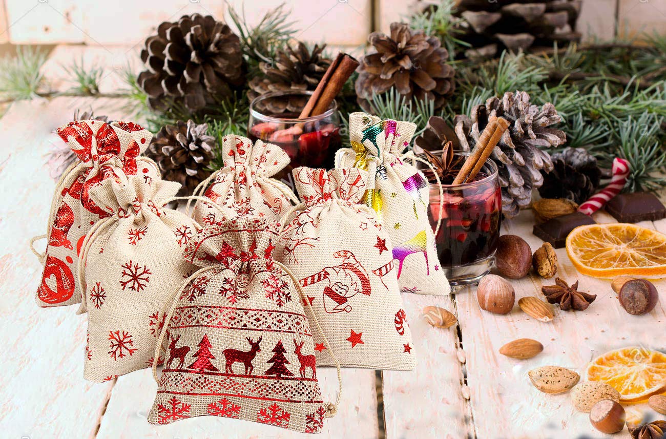 Christmas Burlap Bags with Drawstring, 5 x 7 Inch Christmas Favor Bags Jewelry Candy Pouches Sacks, Mini Storage Bag for Wedding Christmas Festive Candy Goody Storage DIY Craft - 12 Pcs