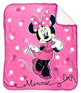 disney minnie mouse sweet dots sherpa throw blanket - measures 50 x 60 inches, kids bedding - fade resistant super soft - (official disney product)